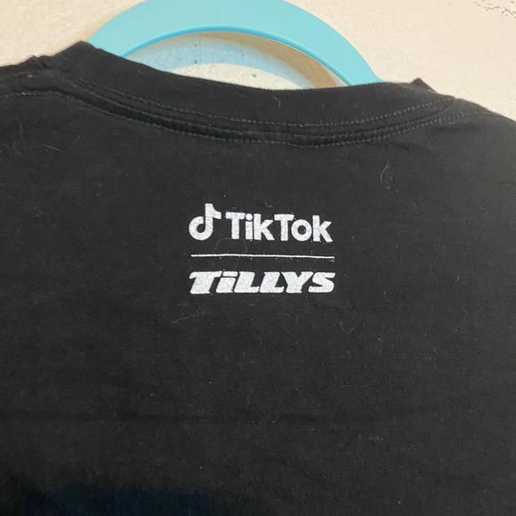Tilly's | Tops | Tillys Tik Tok Alien Undershot Graphic Long Tee | Poshmark